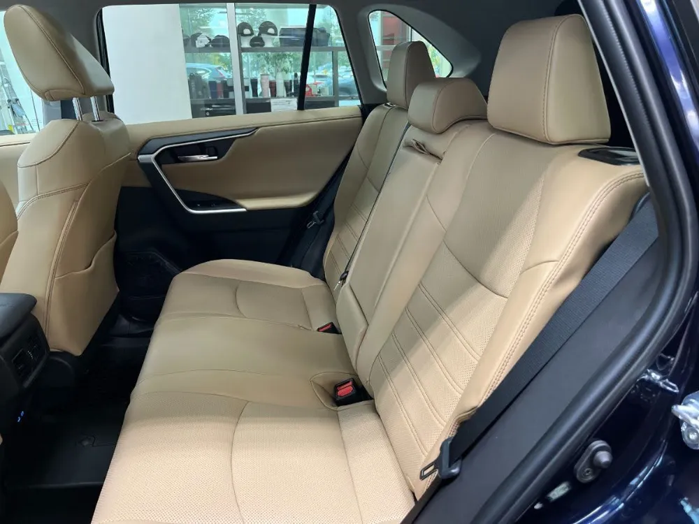 2022 Toyota RAV4 Interior: Photo Gallery - evto.ca