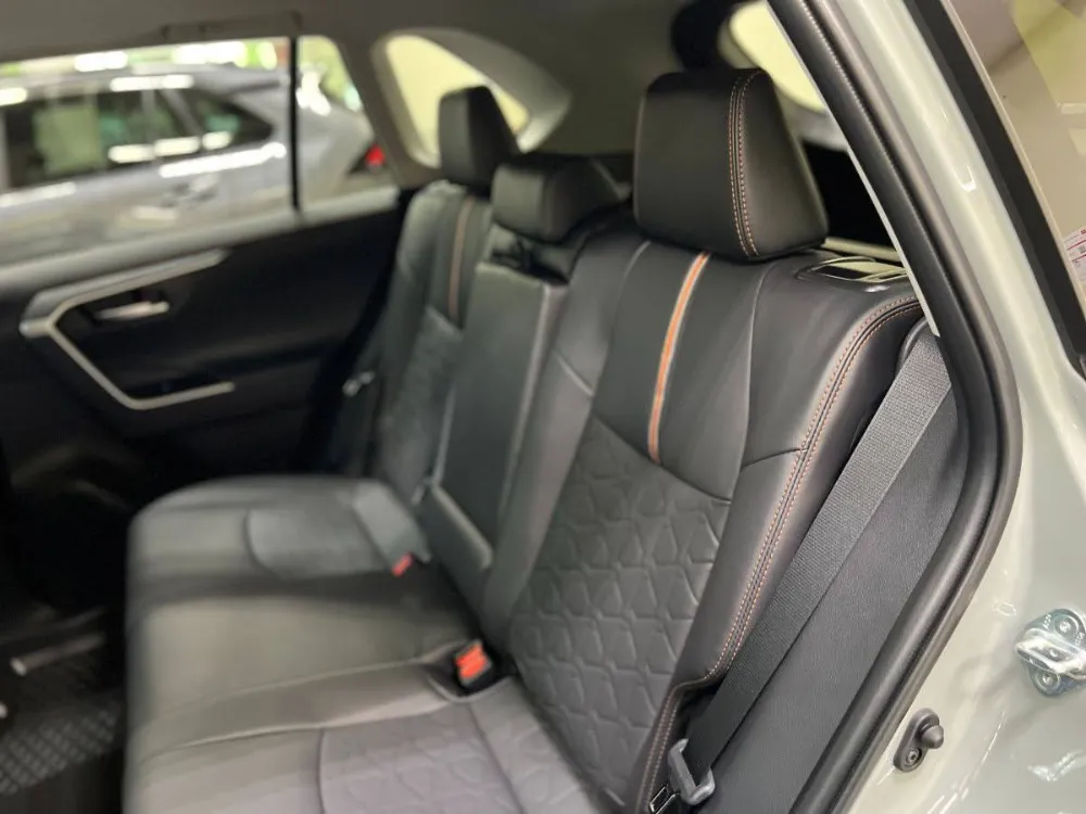 2022 Toyota RAV4 Interior: Photo Gallery - evto.ca